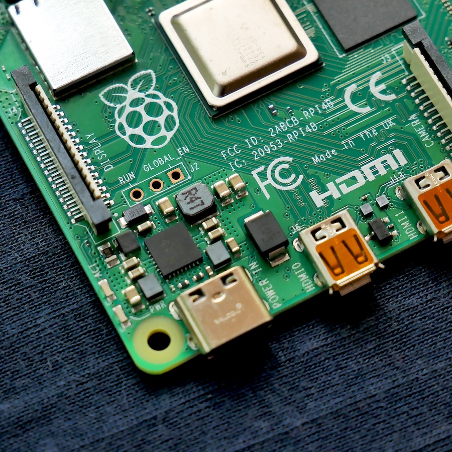 Raspberry Pi Robomaterial